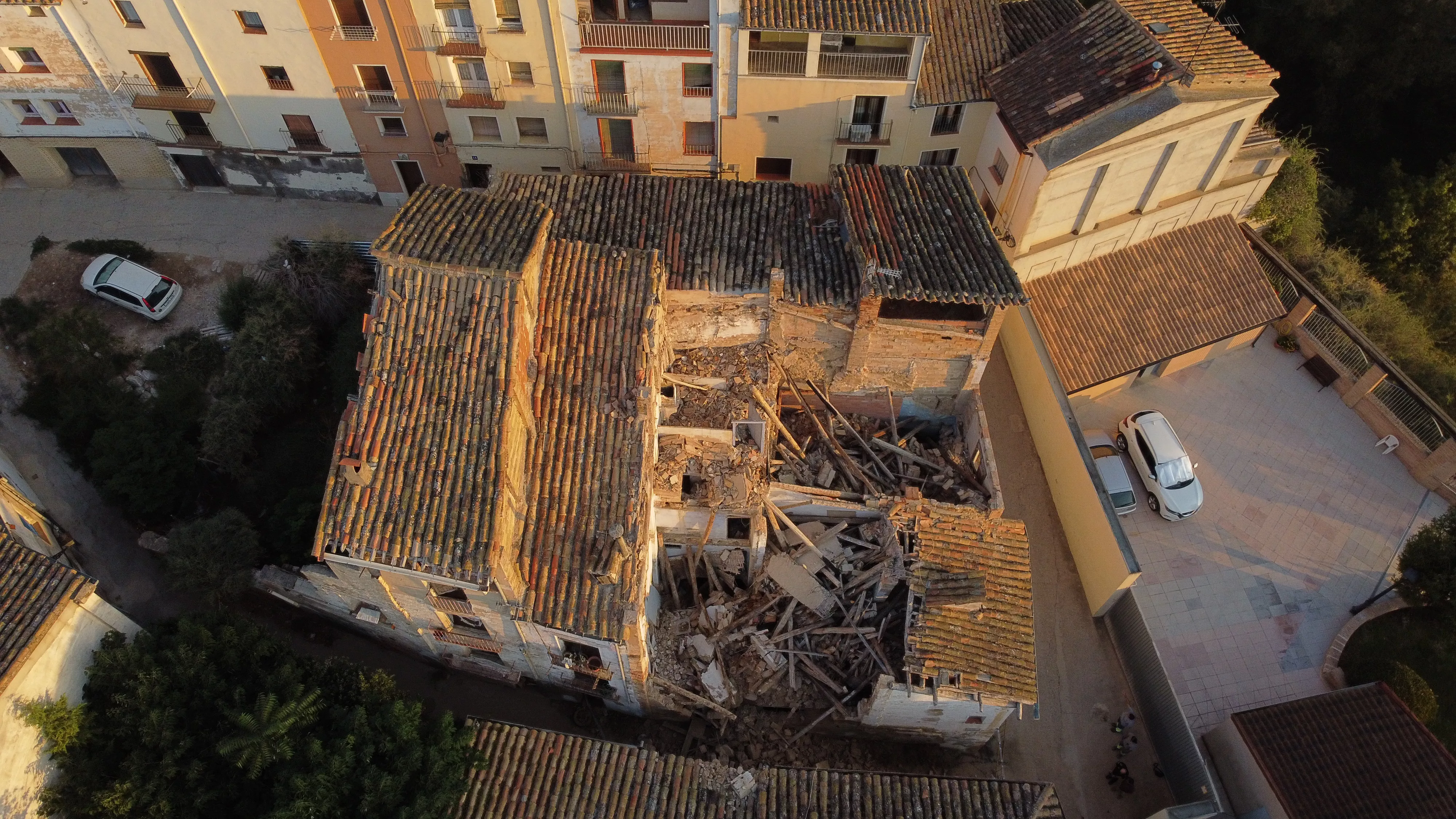 El Ayuntamiento de Barbastro demuele la manzana entre las calles ...