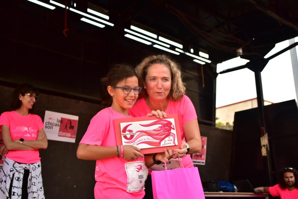 Alrededor de 750 personas tiñen de rosa la ciudad de Monzón en la ...