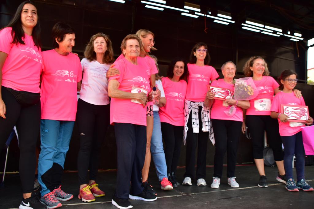 Alrededor de 750 personas tiñen de rosa la ciudad de Monzón en la ...