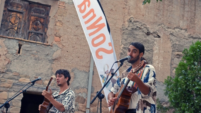 Pedro Pastor crea magia en su fusión acústica con la ermita de la Ganza
