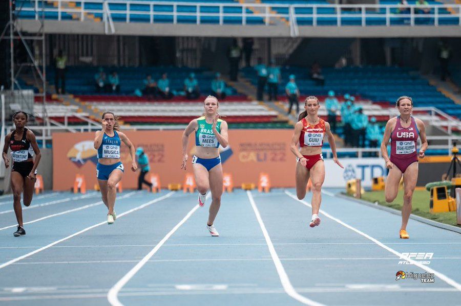 Exhibición de Elena Guiu que la clasifica para la semifinal del Mundial ...