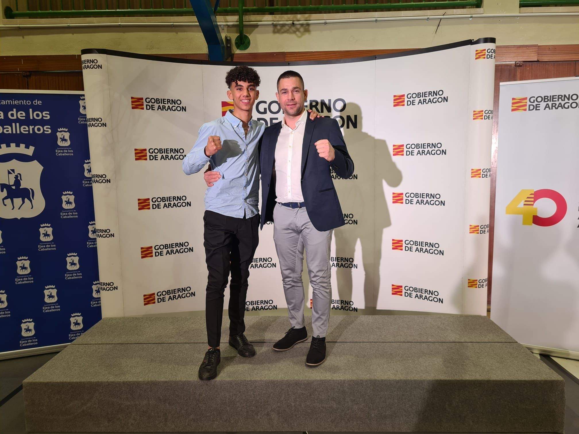 Doble oro para el barbastrense El Hamdani en el Internacional de Kickboxing