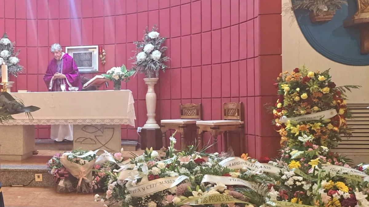 Fraga y Aragón despiden multitudinaria e íntimamente a Mari Carmen Galán