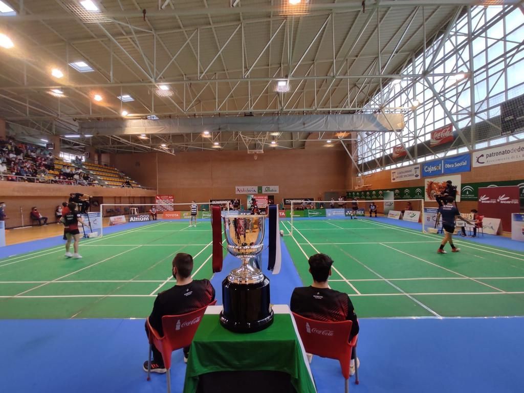 Doble triunfo para el Bádminton Huesca en la apertura de la Liga Nacional