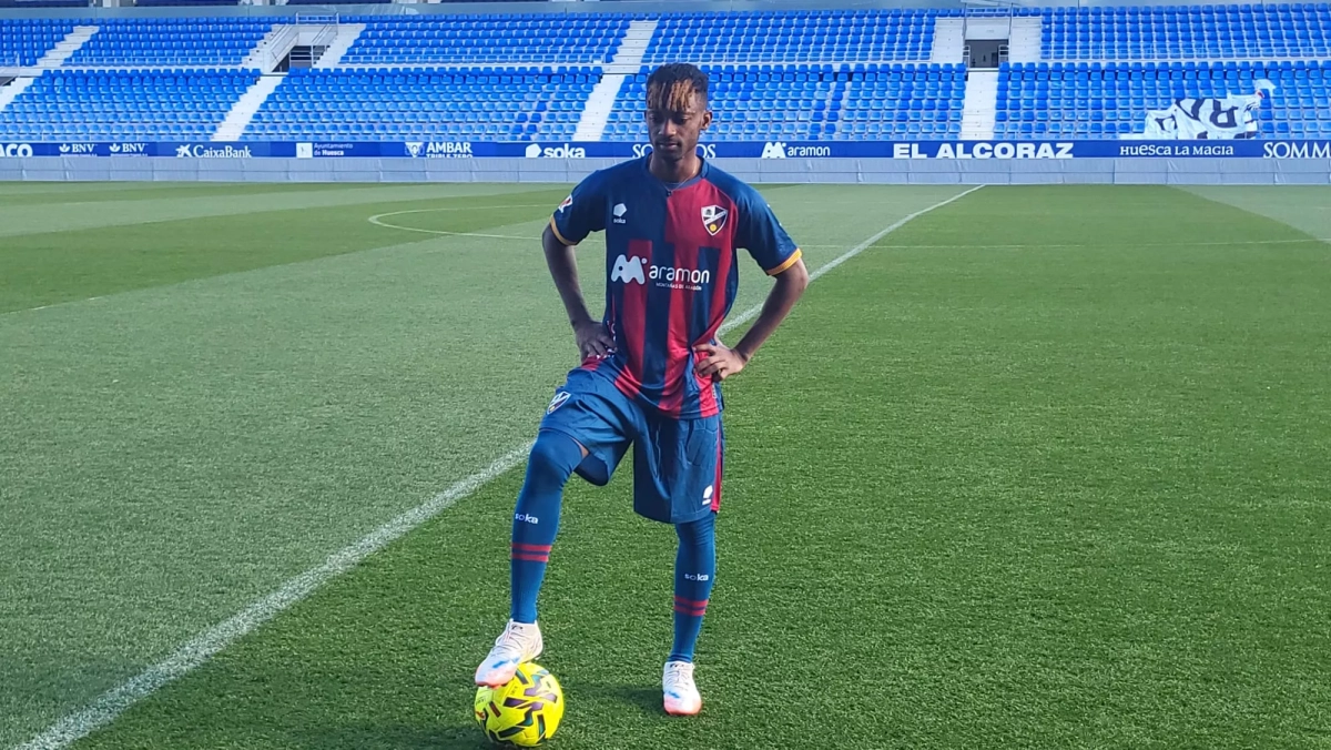 Efe Aghama, nuevo extremo para el Huesca: "No me esconderé, pediré el balón y afrontaré la ...