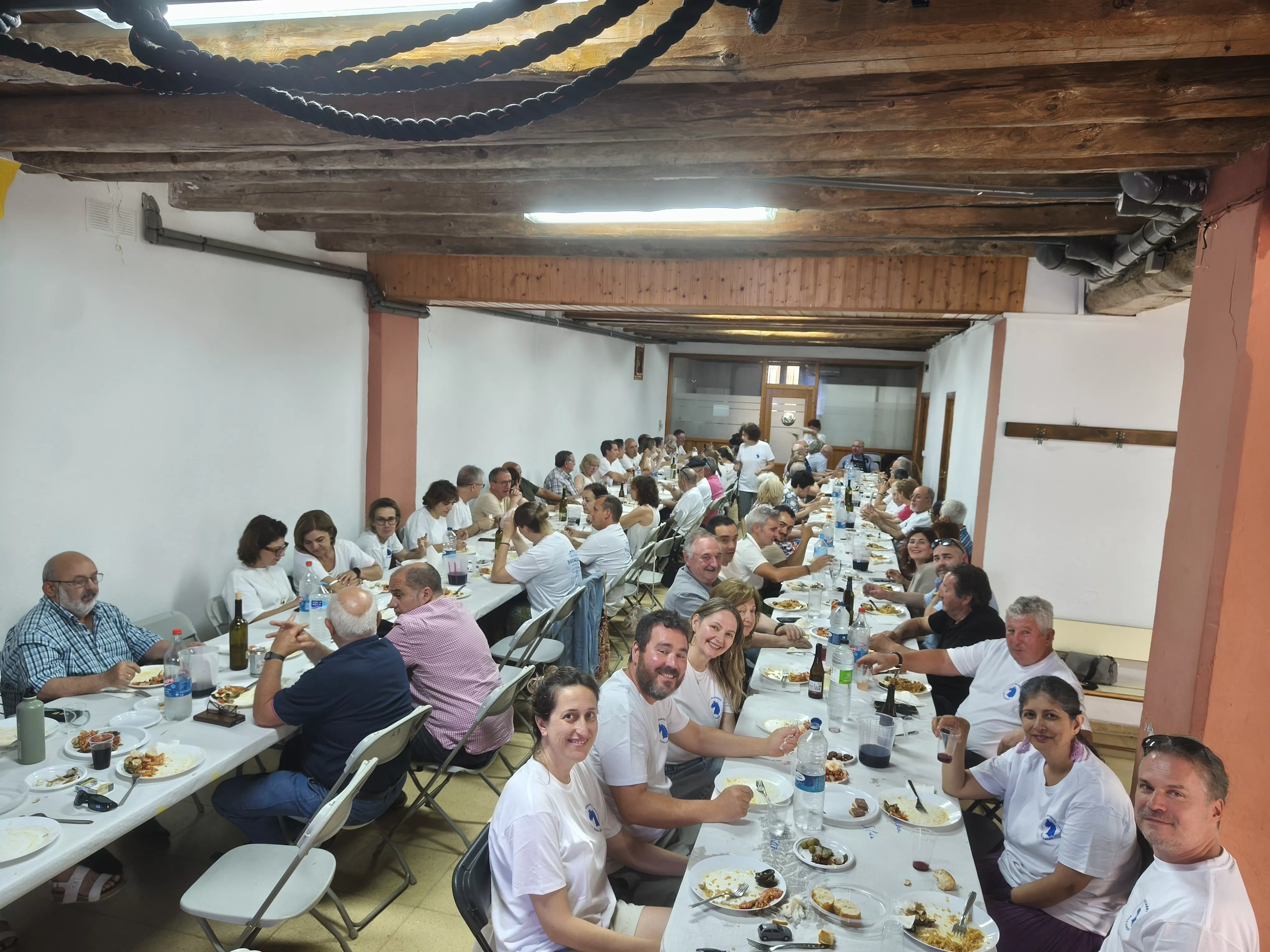Imágenes de la Paella Solidaria por las campanas de Biscarrués