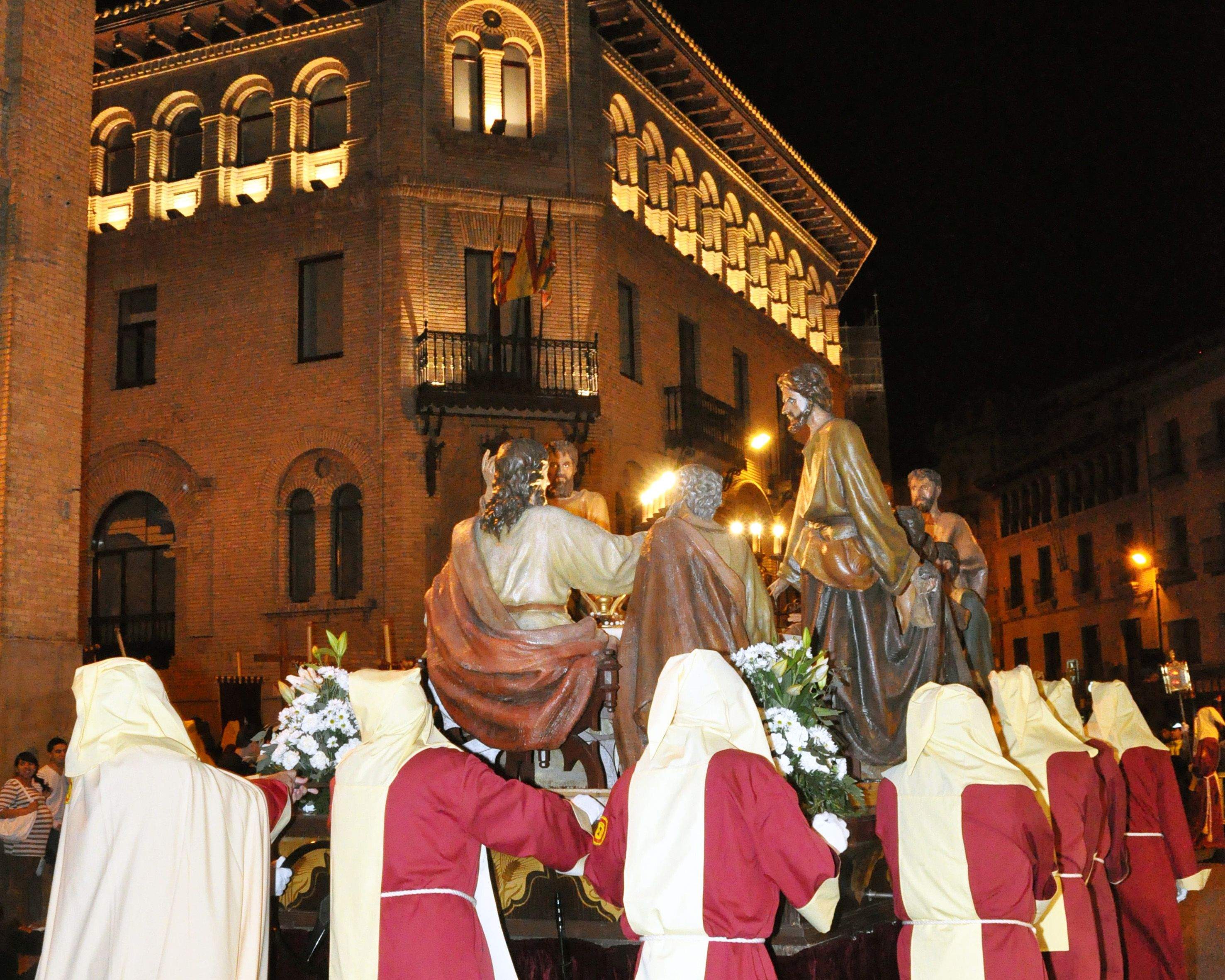 'El Cenáculo' y 'El Prendimiento' recorren las calles de Huesca