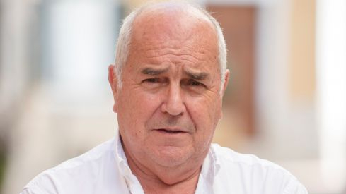 El general del Ejército Luis Alejandre Sintes imparte una conferencia ...