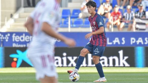 El defensa del Huesca Hugo Anglada, convocado con la selección española ...