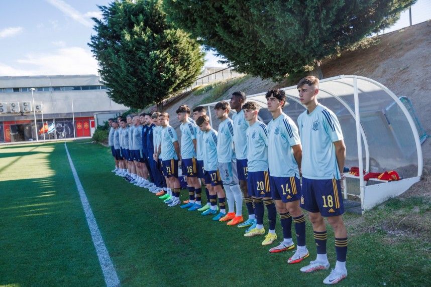 Anglada debuta con la Selección Española sub 19 jugando media hora