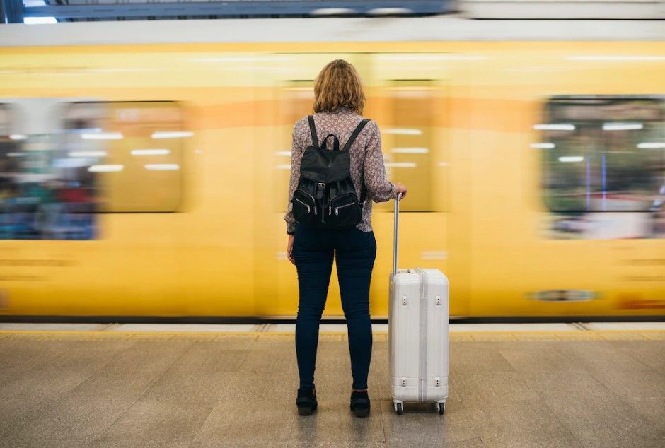 Más de 800 usuarios de Renfe ya han adquirido en Huesca los abonos ...