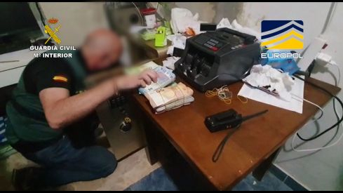 La Guardia Civil detiene a 44 personas en una operación internaci...