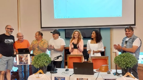 Una surrealista (y hermosa) presentación del videoclip del Rotomotor de ...